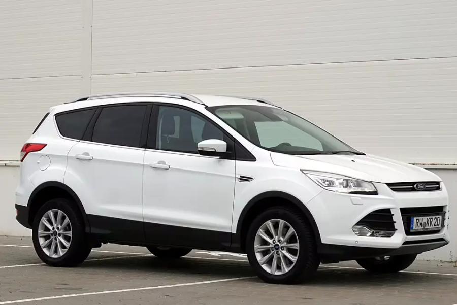 White Ford Kuga 2016 in Riga, with an engine capacity of 2.00 L and mileage of 158 thousand km for 7600 €, photo 15 on AUTOMOTO.COM.LV