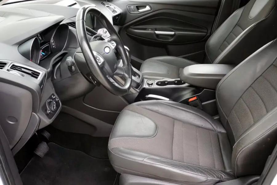 White Ford Kuga 2016 in Riga, with an engine capacity of 2.00 L and mileage of 158 thousand km for 7600 €, photo 21 on AUTOMOTO.COM.LV