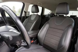 White Ford Kuga 2016 in Riga, with an engine capacity of 2.00 L and mileage of 158 thousand km for 7600 €, photo 22 on AUTOMOTO.COM.LV