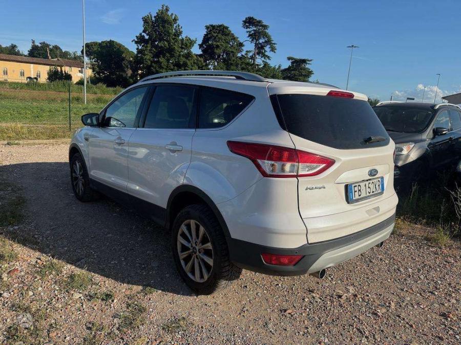 White Ford Kuga 2016 in Siauliai, with an engine capacity of 2.00 L and mileage of 270 thousand km for 6700 €, photo 8 on AUTOMOTO.COM.LV