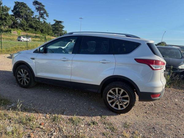 White Ford Kuga 2016 in Siauliai, with an engine capacity of 2.00 L and mileage of 270 thousand km for 6700 €, photo 8 on AUTOMOTO.COM.LV