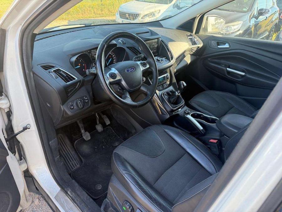 White Ford Kuga 2016 in Siauliai, with an engine capacity of 2.00 L and mileage of 270 thousand km for 6700 €, photo 13 on AUTOMOTO.COM.LV