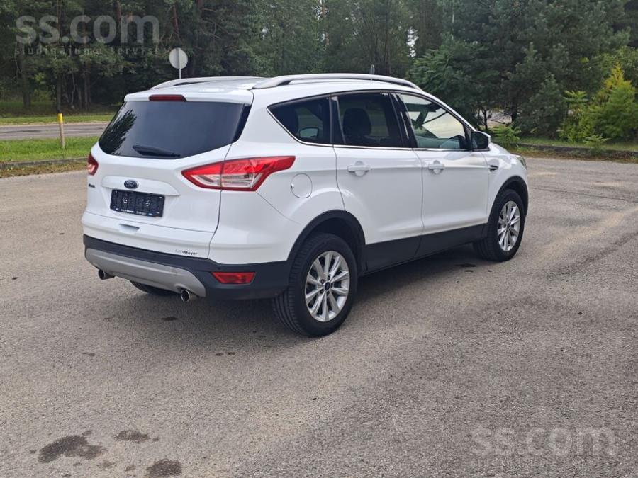 White Ford Kuga 2016 in Jekabpils, with an engine capacity of 2.00 L and mileage of 206 thousand km for 9100 €, photo 5 on AUTOMOTO.COM.LV