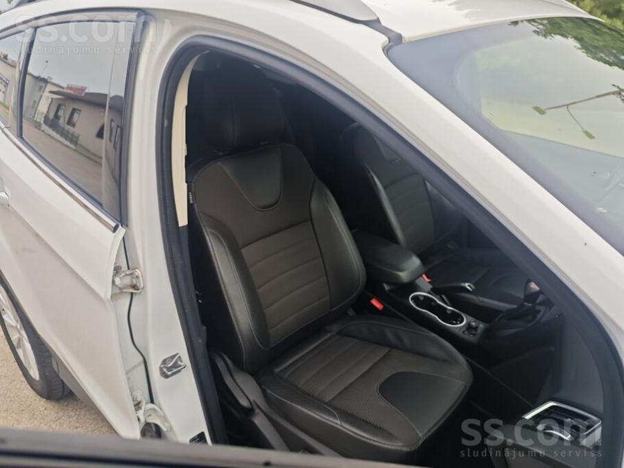 White Ford Kuga 2016 in Jekabpils, with an engine capacity of 2.00 L and mileage of 206 thousand km for 9100 €, photo 10 on AUTOMOTO.COM.LV