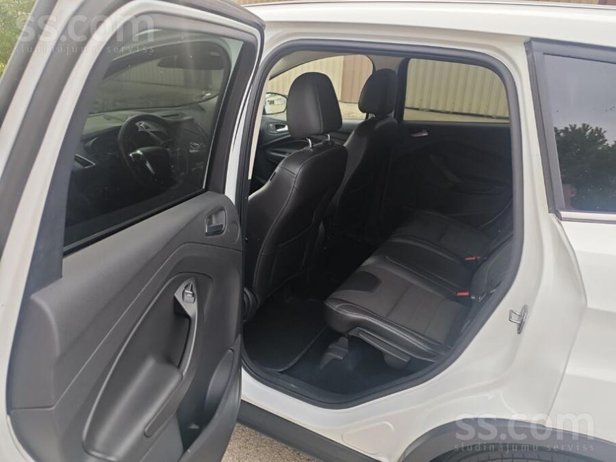 White Ford Kuga 2016 in Jekabpils, with an engine capacity of 2.00 L and mileage of 206 thousand km for 9100 €, photo 11 on AUTOMOTO.COM.LV