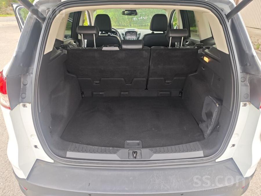 White Ford Kuga 2016 in Jekabpils, with an engine capacity of 2.00 L and mileage of 206 thousand km for 9100 €, photo 12 on AUTOMOTO.COM.LV