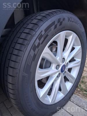 White Ford Kuga 2016 in Jekabpils, with an engine capacity of 2.00 L and mileage of 206 thousand km for 9100 €, photo 16 on AUTOMOTO.COM.LV
