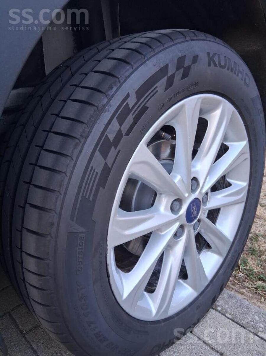 White Ford Kuga 2016 in Jekabpils, with an engine capacity of 2.00 L and mileage of 206 thousand km for 9100 €, photo 16 on AUTOMOTO.COM.LV