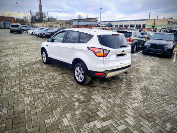 Balts Ford Kuga 2017 Tauragė, ar dzinēja tilpumu 1.50 L un nobraukumu 263 tūkst. km par 7900 €, foto 4 vietnē AUTOMOTO.COM.LV