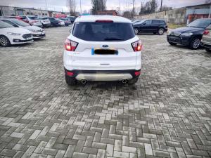 Balts Ford Kuga 2017 Tauragė, ar dzinēja tilpumu 1.50 L un nobraukumu 263 tūkst. km par 7900 €, foto 5 vietnē AUTOMOTO.COM.LV
