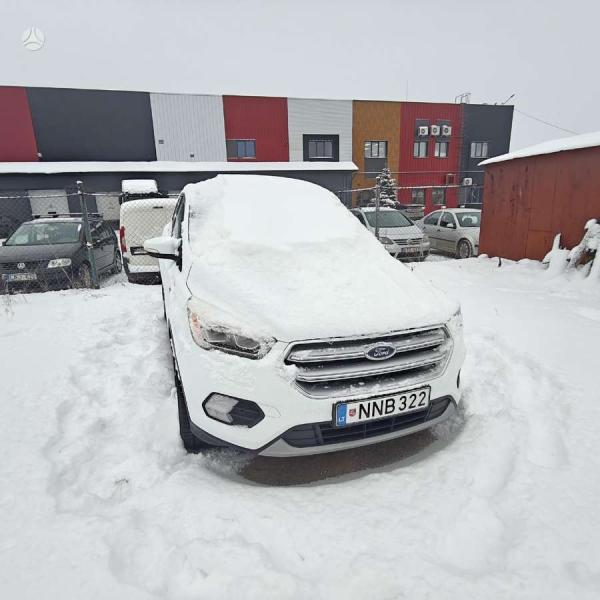 White Ford Kuga 2017 in Kaunas, with an engine capacity of 2.00 L and mileage of 179 thousand km for 3700 €, photo 7 on AUTOMOTO.COM.LV