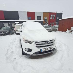 White Ford Kuga 2017 in Kaunas, with an engine capacity of 2.00 L and mileage of 179 thousand km for 3700 €, photo 7 on AUTOMOTO.COM.LV