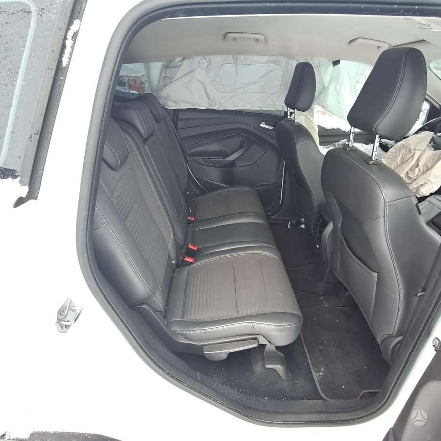 White Ford Kuga 2017 in Kaunas, with an engine capacity of 2.00 L and mileage of 179 thousand km for 3700 €, photo 12 on AUTOMOTO.COM.LV