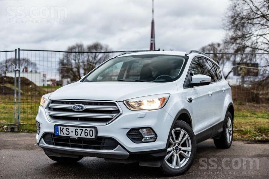 Balts Ford Kuga 2017 Rīga, ar dzinēja tilpumu 1.50 L un nobraukumu 165 tūkst. km par 11990 €, foto 1 vietnē AUTOMOTO.COM.LV