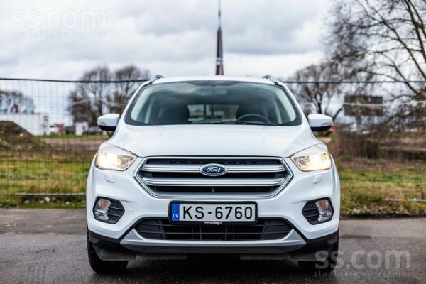 White Ford Kuga 2017 in Riga, with an engine capacity of 1.50 L and mileage of 165 thousand km for 11990 €, photo 3 on AUTOMOTO.COM.LV