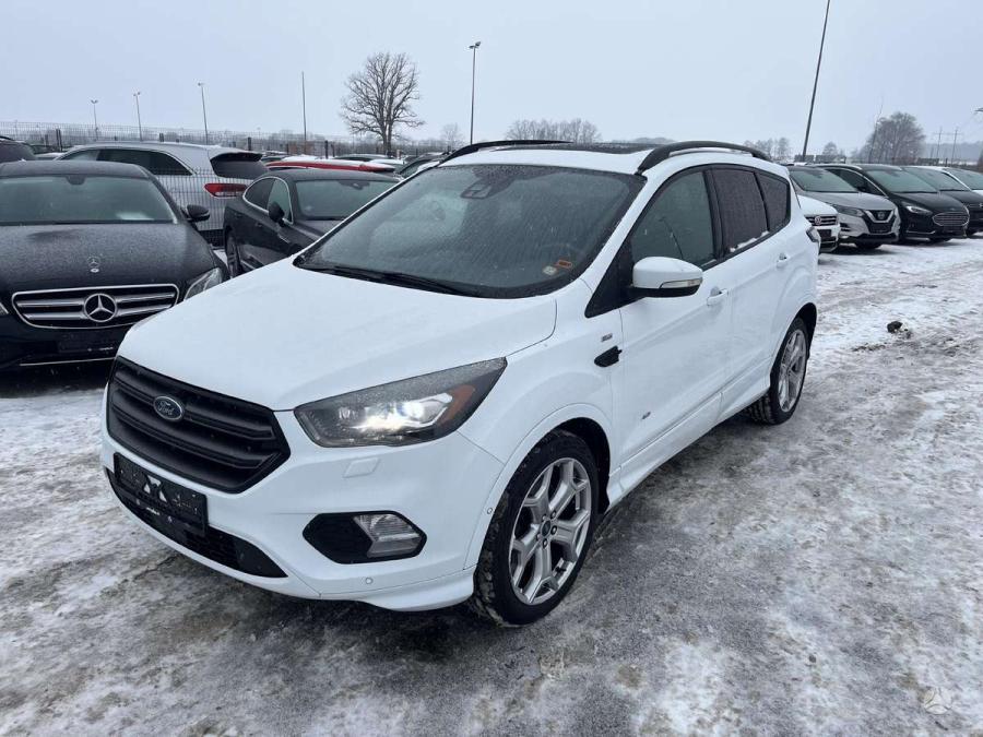 Balts Ford Kuga 2017 Marijampole, ar dzinēja tilpumu 2.00 L un nobraukumu 232 tūkst. km par 10950 €, foto 1 vietnē AUTOMOTO.COM.LV