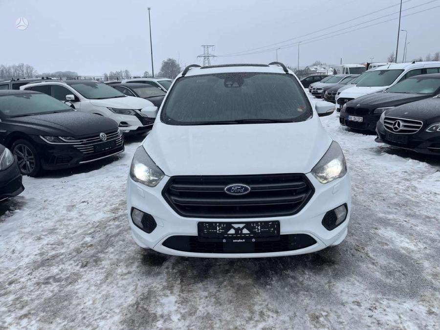 Balts Ford Kuga 2017 Marijampole, ar dzinēja tilpumu 2.00 L un nobraukumu 232 tūkst. km par 10950 €, foto 2 vietnē AUTOMOTO.COM.LV