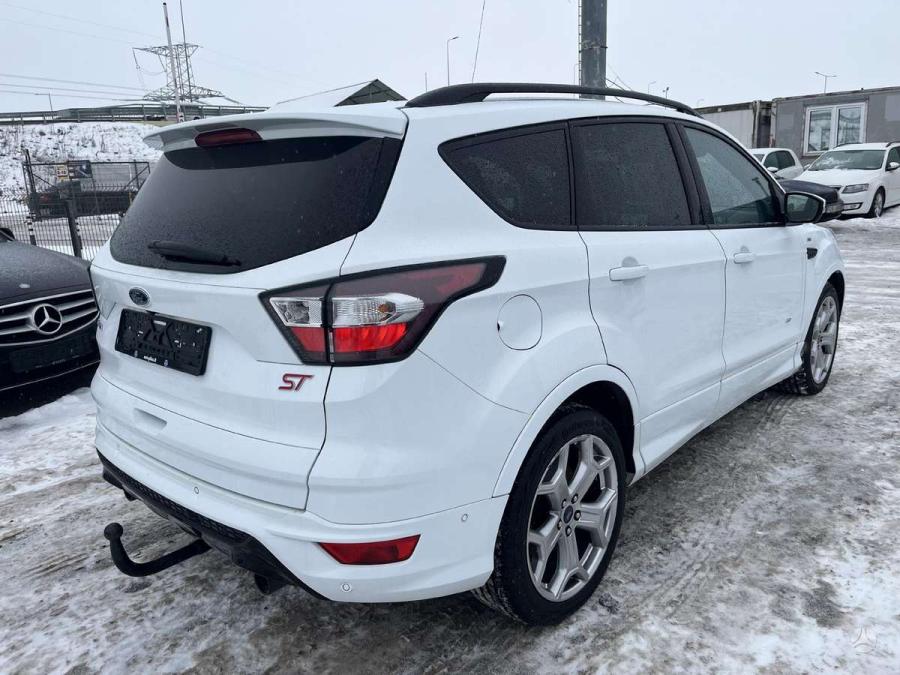 Balts Ford Kuga 2017 Marijampole, ar dzinēja tilpumu 2.00 L un nobraukumu 232 tūkst. km par 10950 €, foto 4 vietnē AUTOMOTO.COM.LV
