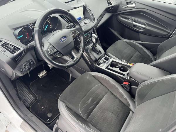 Balts Ford Kuga 2017 Marijampole, ar dzinēja tilpumu 2.00 L un nobraukumu 232 tūkst. km par 10950 €, foto 9 vietnē AUTOMOTO.COM.LV