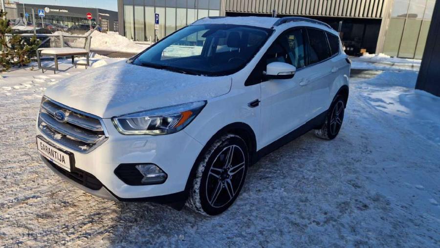 White Ford Kuga 2017 in Siauliai, with an engine capacity of 1.50 L and mileage of 230 thousand km for 10900 €, photo 3 on AUTOMOTO.COM.LV