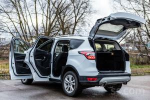 White Ford Kuga 2017 in Riga, with an engine capacity of 1.50 L and mileage of 165 thousand km for 11990 €, photo 9 on AUTOMOTO.COM.LV