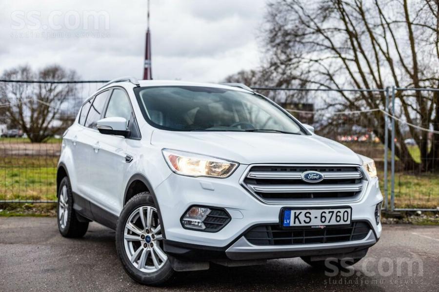 White Ford Kuga 2017 in Riga, with an engine capacity of 1.50 L and mileage of 165 thousand km for 11990 €, photo 3 on AUTOMOTO.COM.LV
