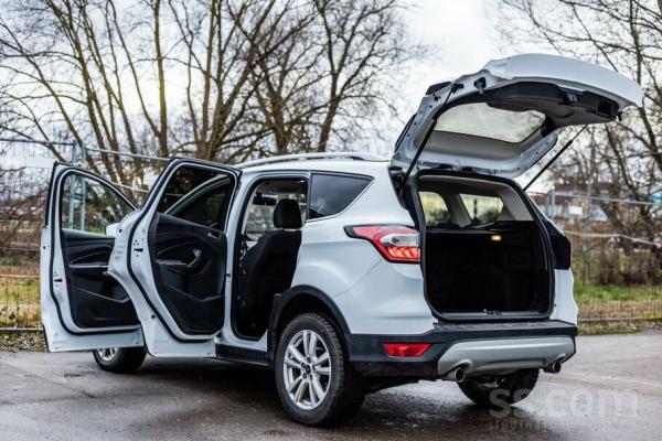 White Ford Kuga 2017 in Riga, with an engine capacity of 1.50 L and mileage of 165 thousand km for 11990 €, photo 9 on AUTOMOTO.COM.LV
