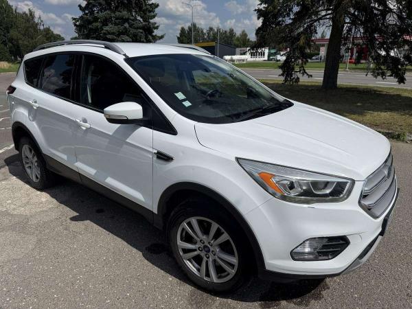 White Ford Kuga 2017 in Taurage, with an engine capacity of 1.50 L and mileage of 2 thousand km for 8000 €, photo 9 on AUTOMOTO.COM.LV