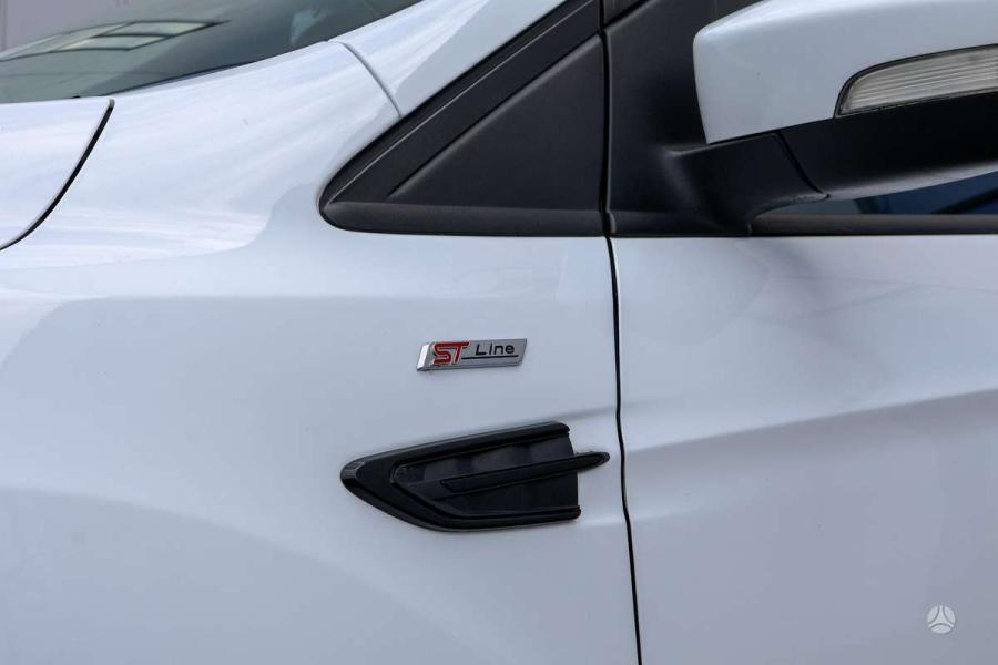 Balts Ford Kuga 2017 Kauņa, ar dzinēja tilpumu 2.00 L un nobraukumu 233 tūkst. km par 11900 €, foto 23 vietnē AUTOMOTO.COM.LV