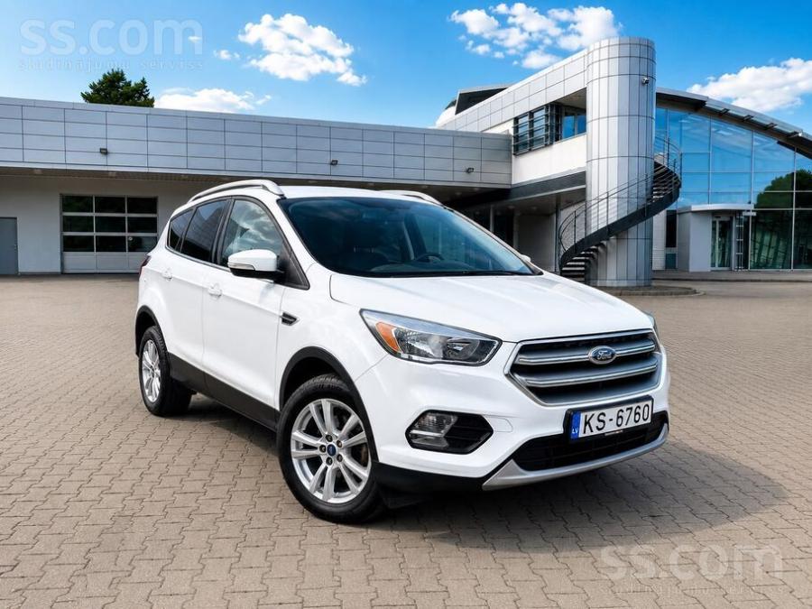 Balts Ford Kuga 2017 Rīga, ar dzinēja tilpumu 1.50 L un nobraukumu 165 tūkst. km par 10300 €, foto 1 vietnē AUTOMOTO.COM.LV