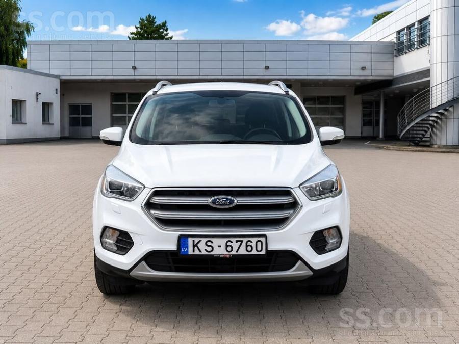 Balts Ford Kuga 2017 Rīga, ar dzinēja tilpumu 1.50 L un nobraukumu 165 tūkst. km par 10300 €, foto 4 vietnē AUTOMOTO.COM.LV