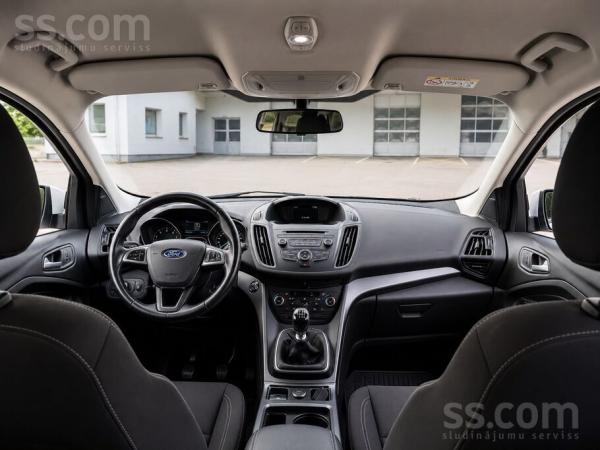Balts Ford Kuga 2017 Rīga, ar dzinēja tilpumu 1.50 L un nobraukumu 165 tūkst. km par 10300 €, foto 5 vietnē AUTOMOTO.COM.LV