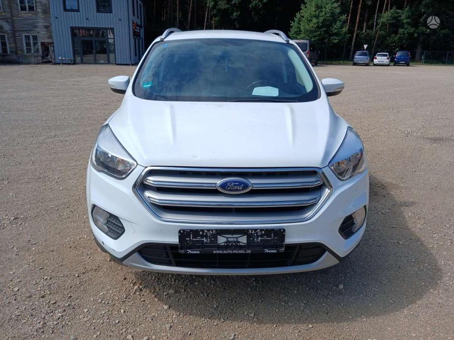 White Ford Kuga 2017 in Kelme, with an engine capacity of 1.50 L and mileage of 159 thousand km for 7200 €, photo 4 on AUTOMOTO.COM.LV