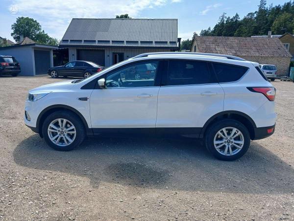 Balts Ford Kuga 2017 Kelmė, ar dzinēja tilpumu 1.50 L un nobraukumu 159 tūkst. km par 7200 €, foto 4 vietnē AUTOMOTO.COM.LV