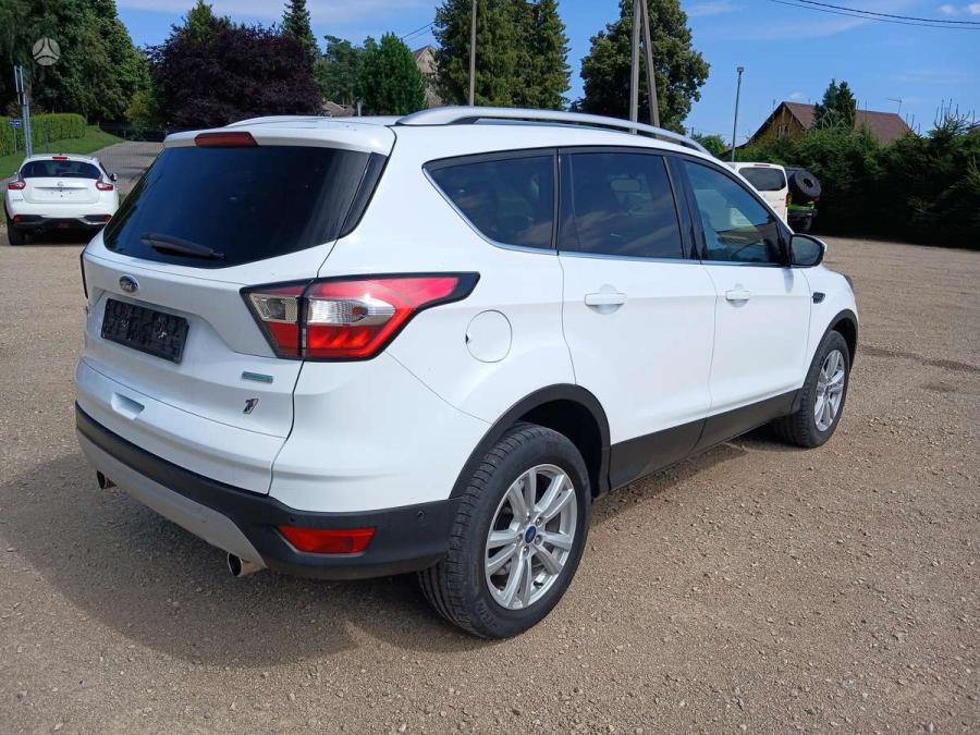 White Ford Kuga 2017 in Kelme, with an engine capacity of 1.50 L and mileage of 159 thousand km for 7200 €, photo 8 on AUTOMOTO.COM.LV