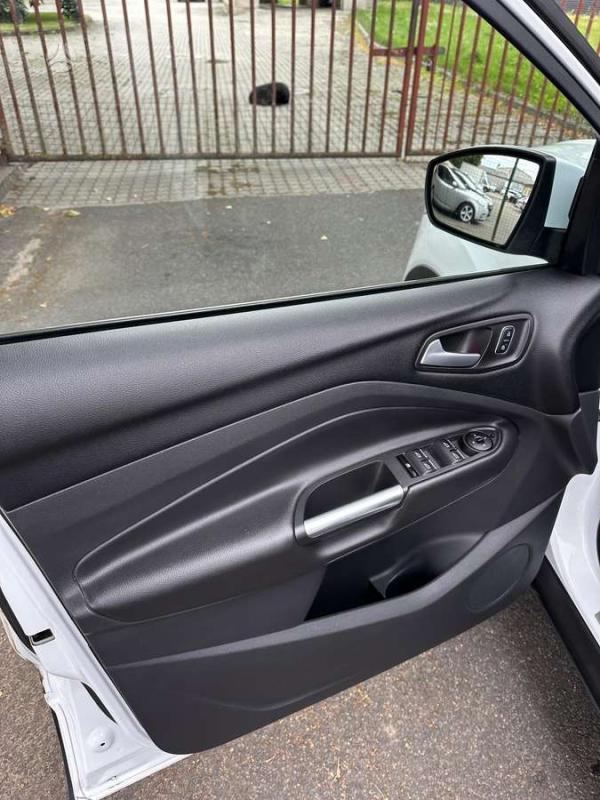Balts Ford Kuga 2017 Tauragė, ar dzinēja tilpumu 1.50 L un nobraukumu 115 tūkst. km par 9500 €, foto 9 vietnē AUTOMOTO.COM.LV