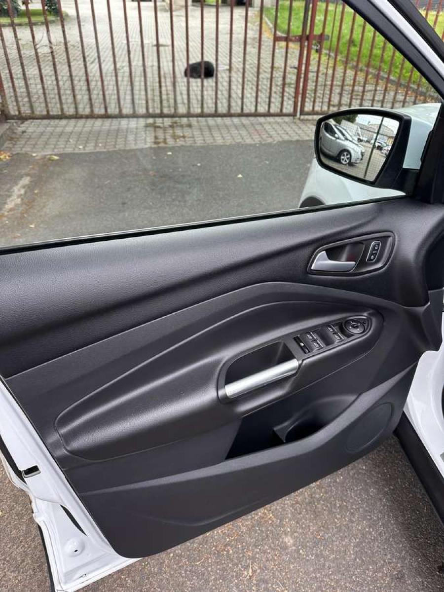 Balts Ford Kuga 2017 Tauragė, ar dzinēja tilpumu 1.50 L un nobraukumu 115 tūkst. km par 9500 €, foto 10 vietnē AUTOMOTO.COM.LV