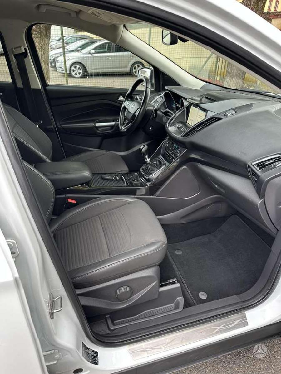 Balts Ford Kuga 2017 Tauragė, ar dzinēja tilpumu 1.50 L un nobraukumu 115 tūkst. km par 9500 €, foto 17 vietnē AUTOMOTO.COM.LV
