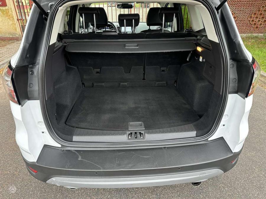Balts Ford Kuga 2017 Tauragė, ar dzinēja tilpumu 1.50 L un nobraukumu 115 tūkst. km par 9500 €, foto 18 vietnē AUTOMOTO.COM.LV