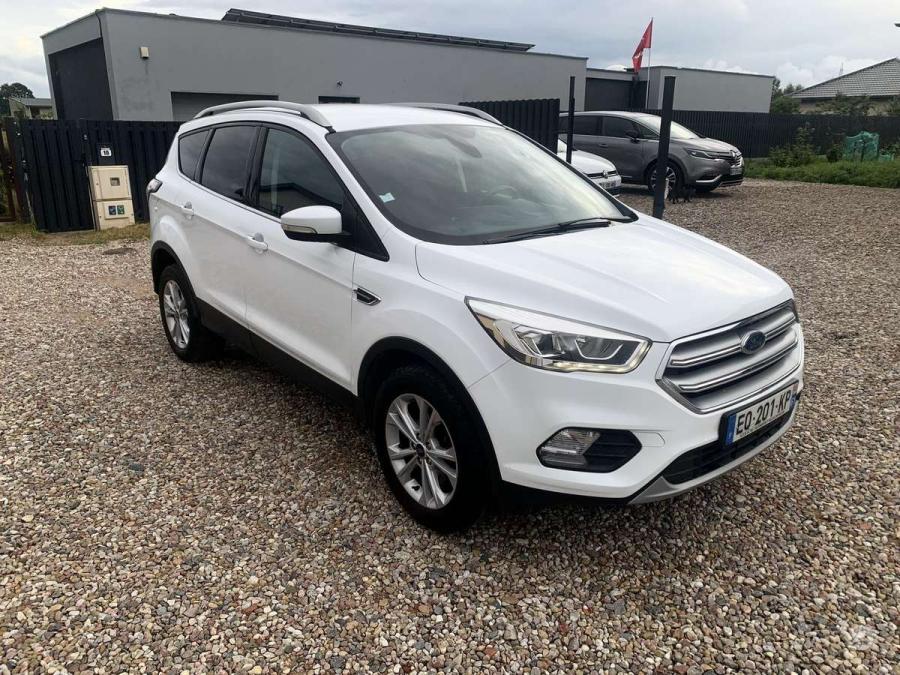 White Ford Kuga 2017 in Vilnius, with an engine capacity of 1.50 L and mileage of 192 thousand km for 8450 €, photo 6 on AUTOMOTO.COM.LV