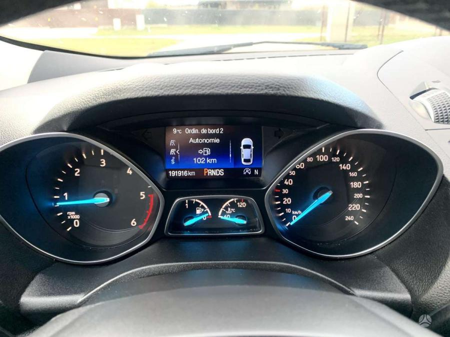 White Ford Kuga 2017 in Vilnius, with an engine capacity of 1.50 L and mileage of 192 thousand km for 8450 €, photo 15 on AUTOMOTO.COM.LV