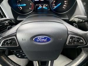 White Ford Kuga 2017 in Vilnius, with an engine capacity of 1.50 L and mileage of 192 thousand km for 8450 €, photo 21 on AUTOMOTO.COM.LV