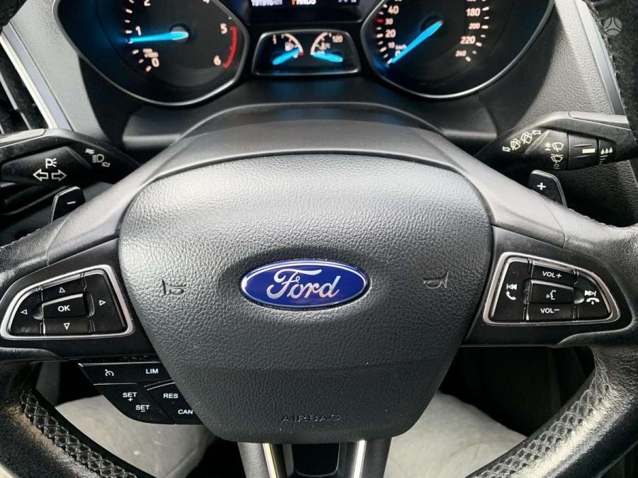White Ford Kuga 2017 in Vilnius, with an engine capacity of 1.50 L and mileage of 192 thousand km for 8450 €, photo 21 on AUTOMOTO.COM.LV