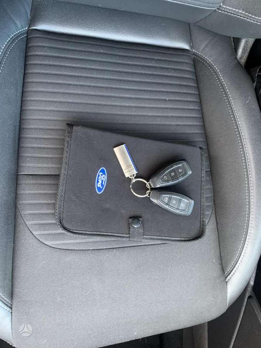 White Ford Kuga 2017 in Vilnius, with an engine capacity of 1.50 L and mileage of 192 thousand km for 8450 €, photo 29 on AUTOMOTO.COM.LV