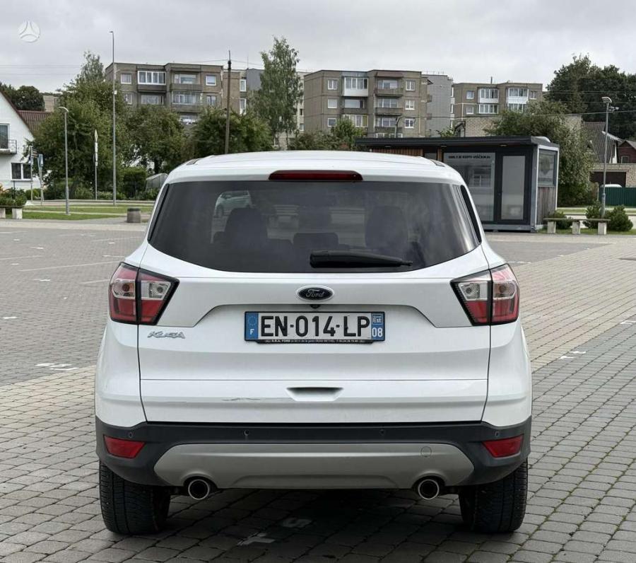 White Ford Kuga 2017 in Raseiniai, with an engine capacity of 2.00 L and mileage of 300 thousand km for 6499 €, photo 6 on AUTOMOTO.COM.LV