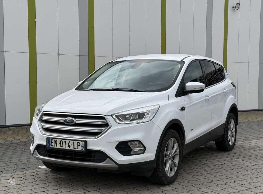 White Ford Kuga 2017 in Raseiniai, with an engine capacity of 2.00 L and mileage of 300 thousand km for 6499 €, photo 9 on AUTOMOTO.COM.LV