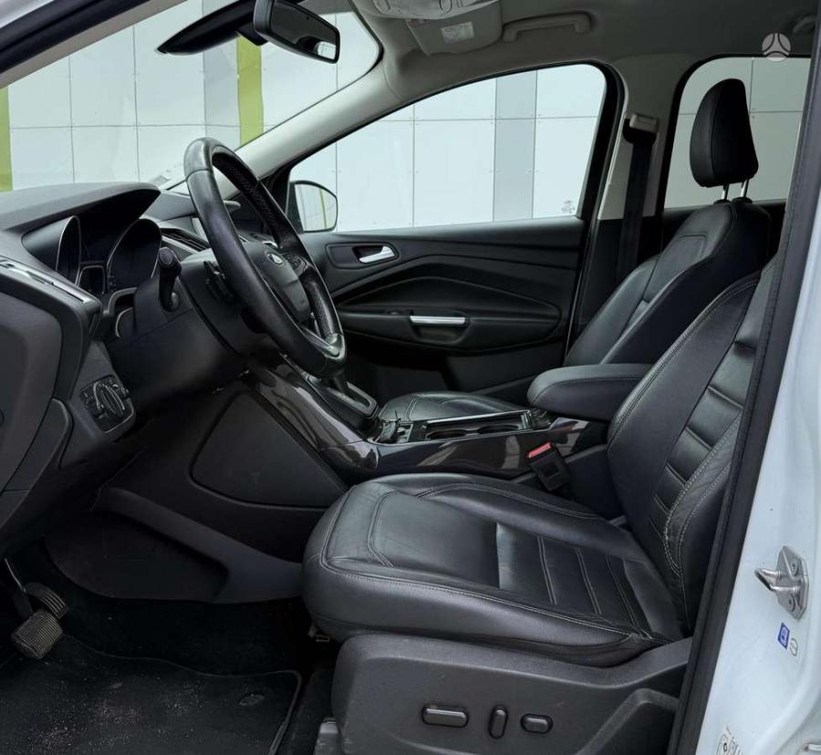 White Ford Kuga 2017 in Raseiniai, with an engine capacity of 2.00 L and mileage of 300 thousand km for 6499 €, photo 14 on AUTOMOTO.COM.LV