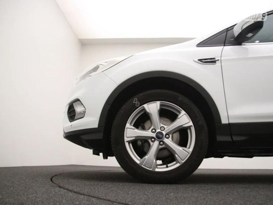 White Ford Kuga 2018 in Vilnius, with an engine capacity of 1.50 L and mileage of 102 thousand km for 12599 €, photo 29 on AUTOMOTO.COM.LV