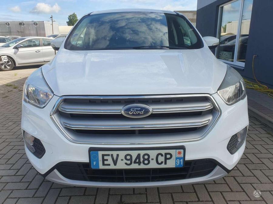 White Ford Kuga 2018 in Taurage, with an engine capacity of 1.50 L and mileage of 174 thousand km for 6950 €, photo 3 on AUTOMOTO.COM.LV