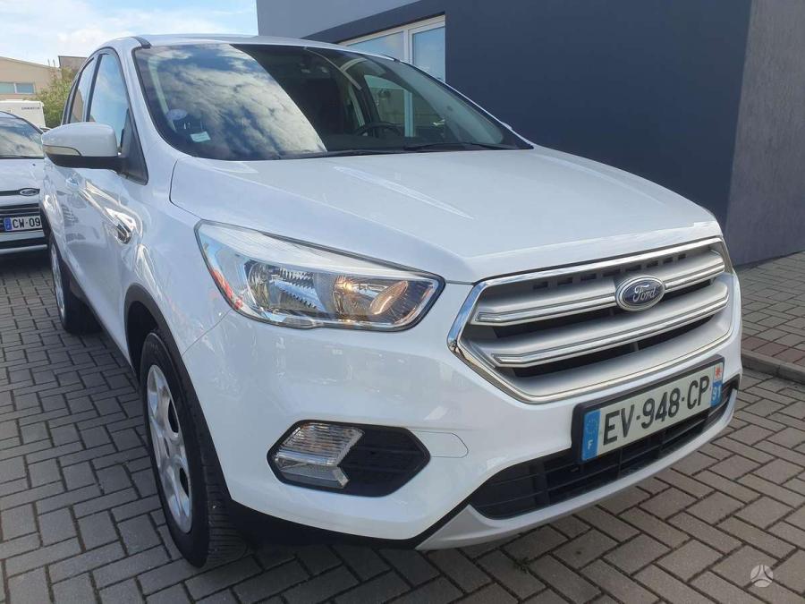 White Ford Kuga 2018 in Taurage, with an engine capacity of 1.50 L and mileage of 174 thousand km for 6950 €, photo 4 on AUTOMOTO.COM.LV
